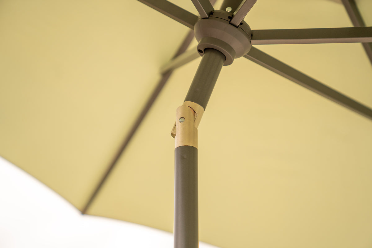 2.5M Wind Up Parasol with Auto Tilt & Night Cover – Kettler GB